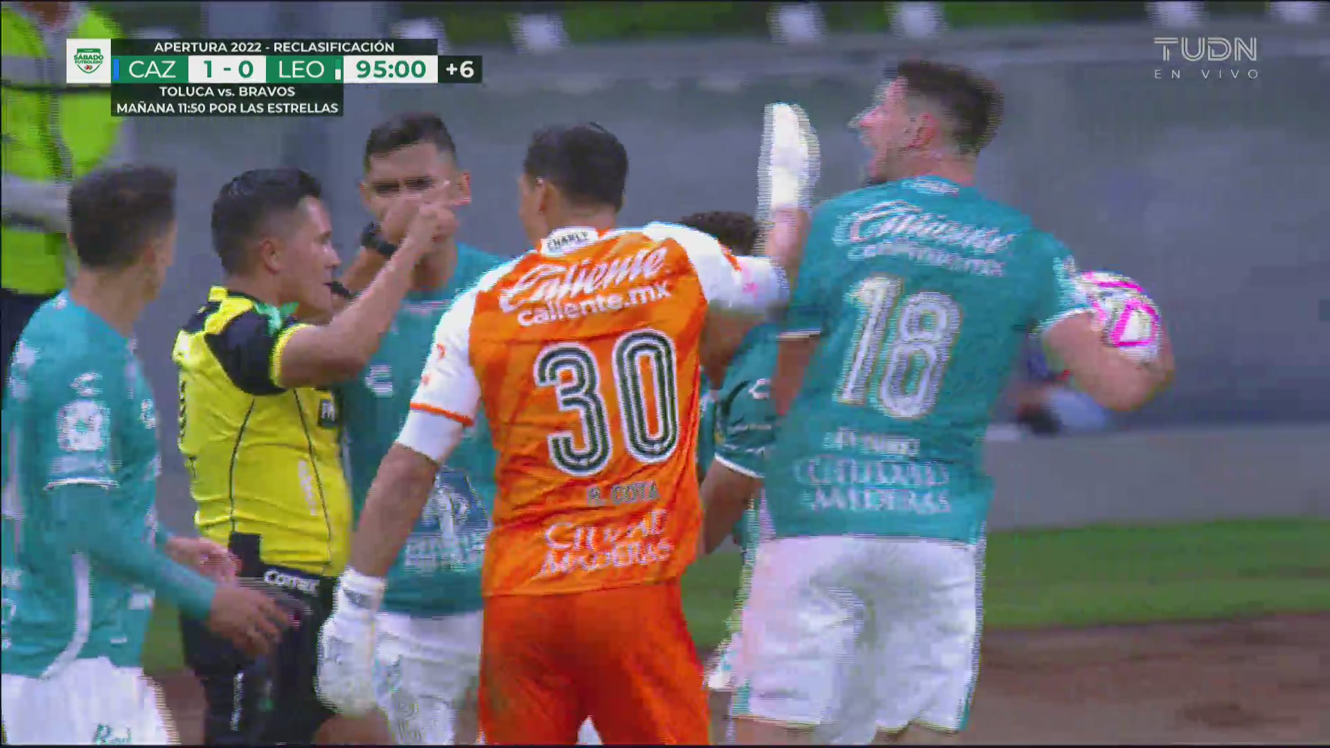 ¡Más polémica! Señalan penal contra Cruz Azul y lo revierten | Deportes ...