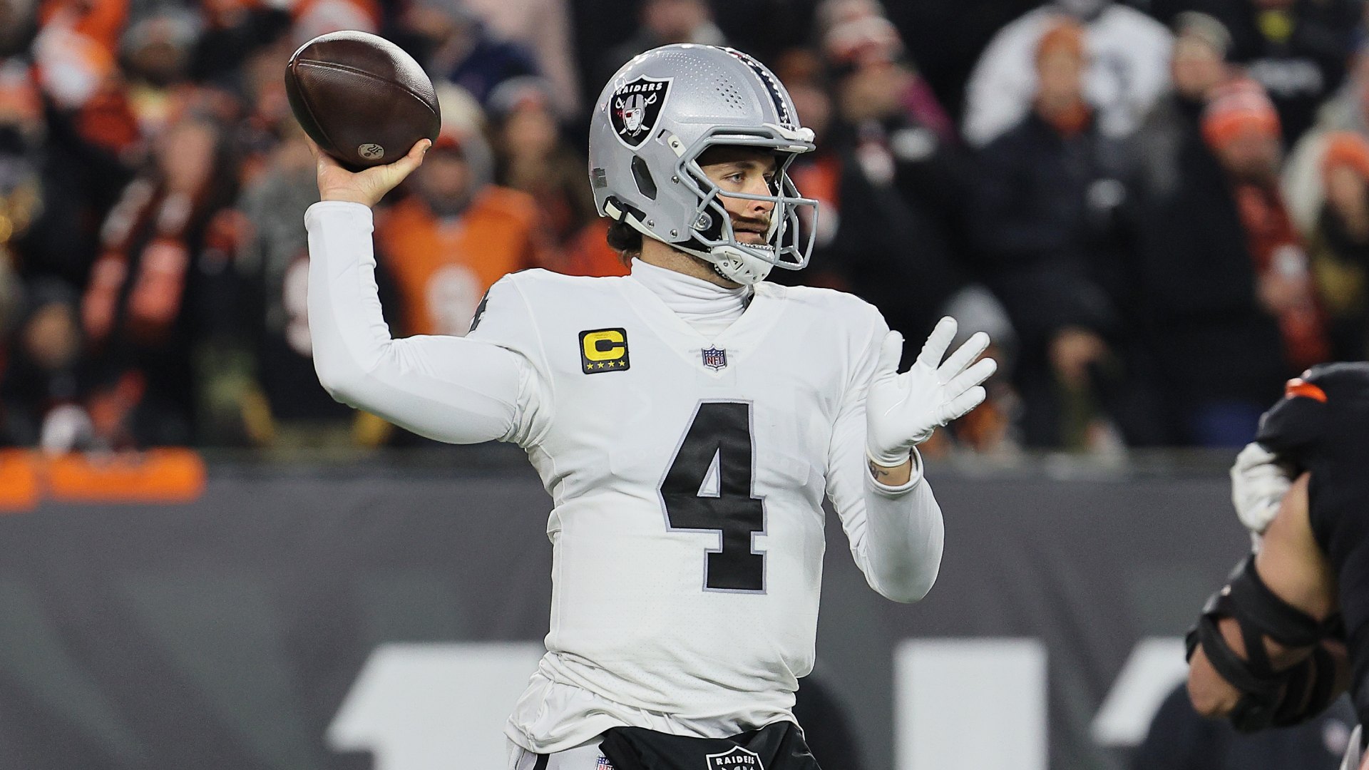 Derek Carr seguirá como mariscal de campo de Raiders | Deportes ...