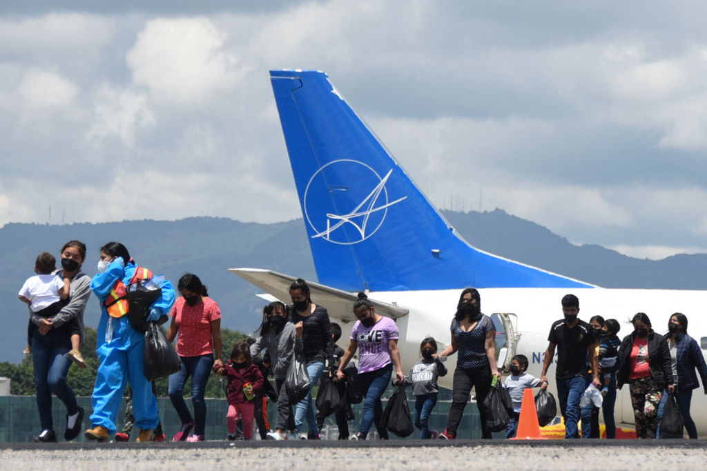 La Corte de Inmigración recomienda a jueces usar 'discreción procesal ...