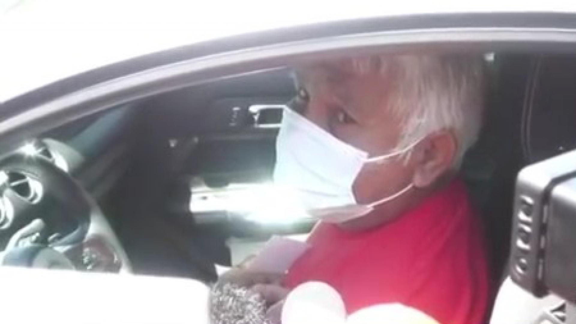 El abuelo del atacante explicó cómo está su esposa luego del disparo ...