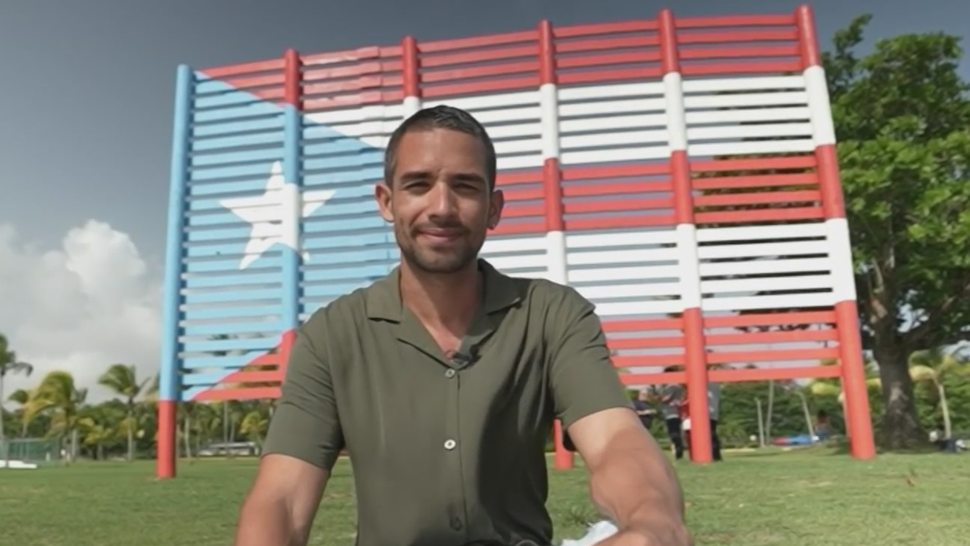 Artista pinta banderas en 78 pueblos de Puerto Rico y los transforma en ...