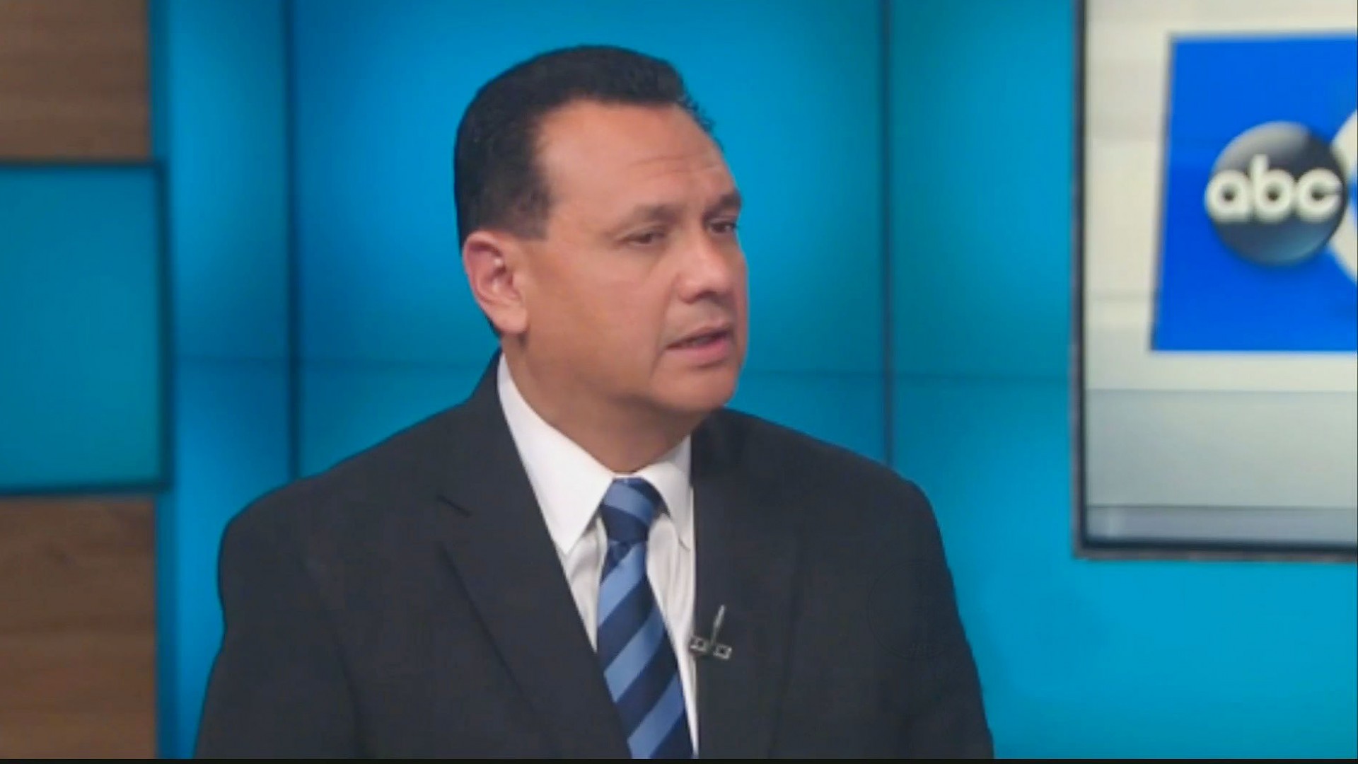 Ed González expresa que enfrentará las políticas antimigrantes de la ...