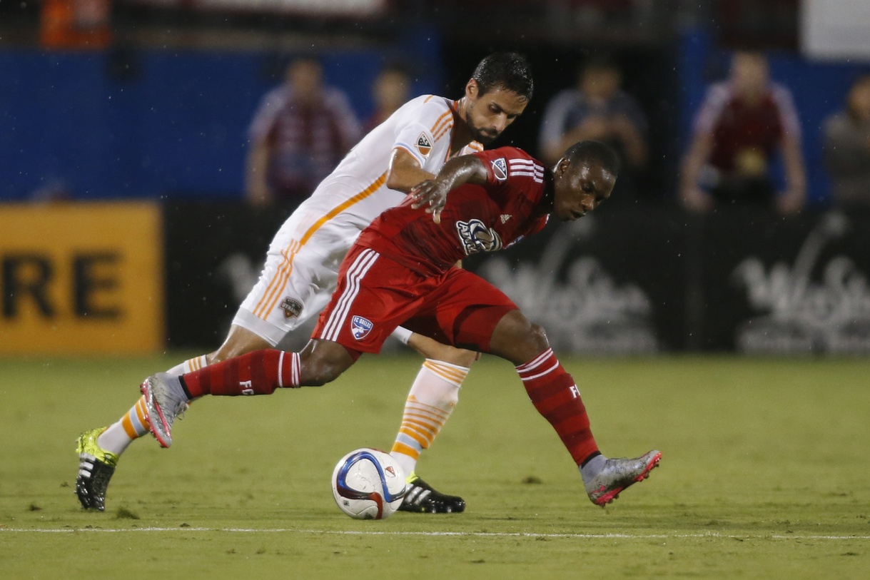 Fabián Castillo, el rayo que brilló a pura velocidad en el Derby de ...