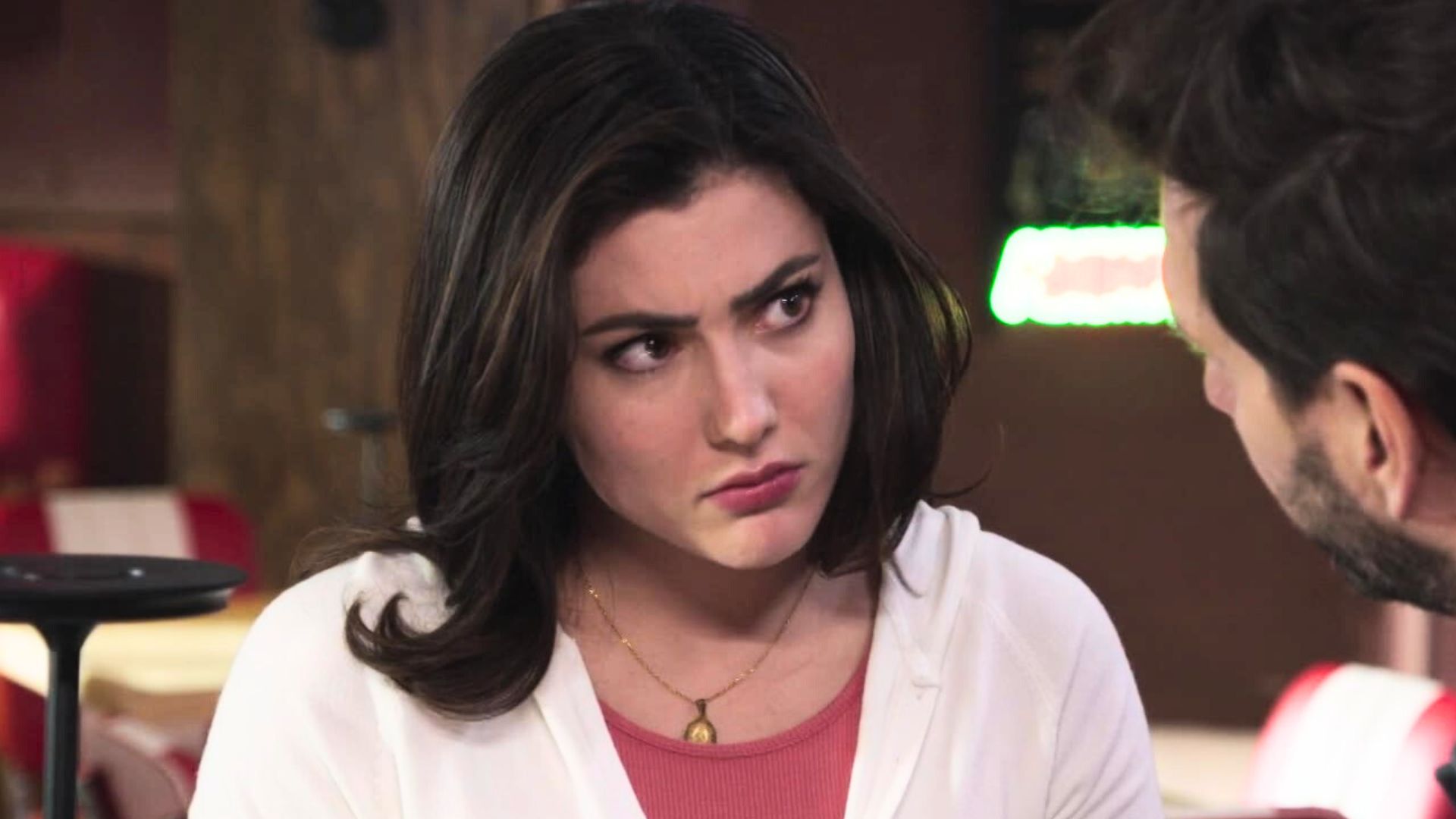 Resumen de Fugitivas capítulo 21 | Novelas Fugitivas | Univision