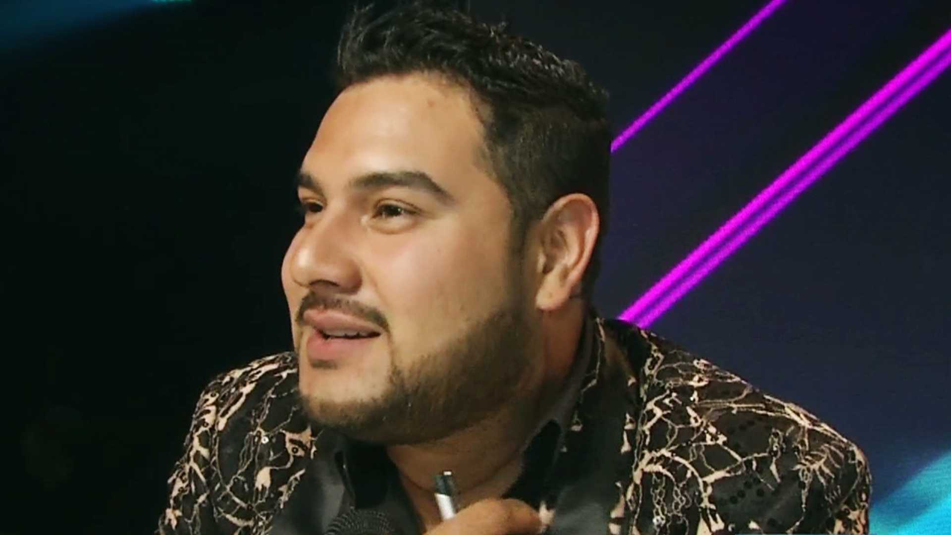 Alan Ramírez aprende a vivir con esa enorme cicatriz en su cuello luego ...