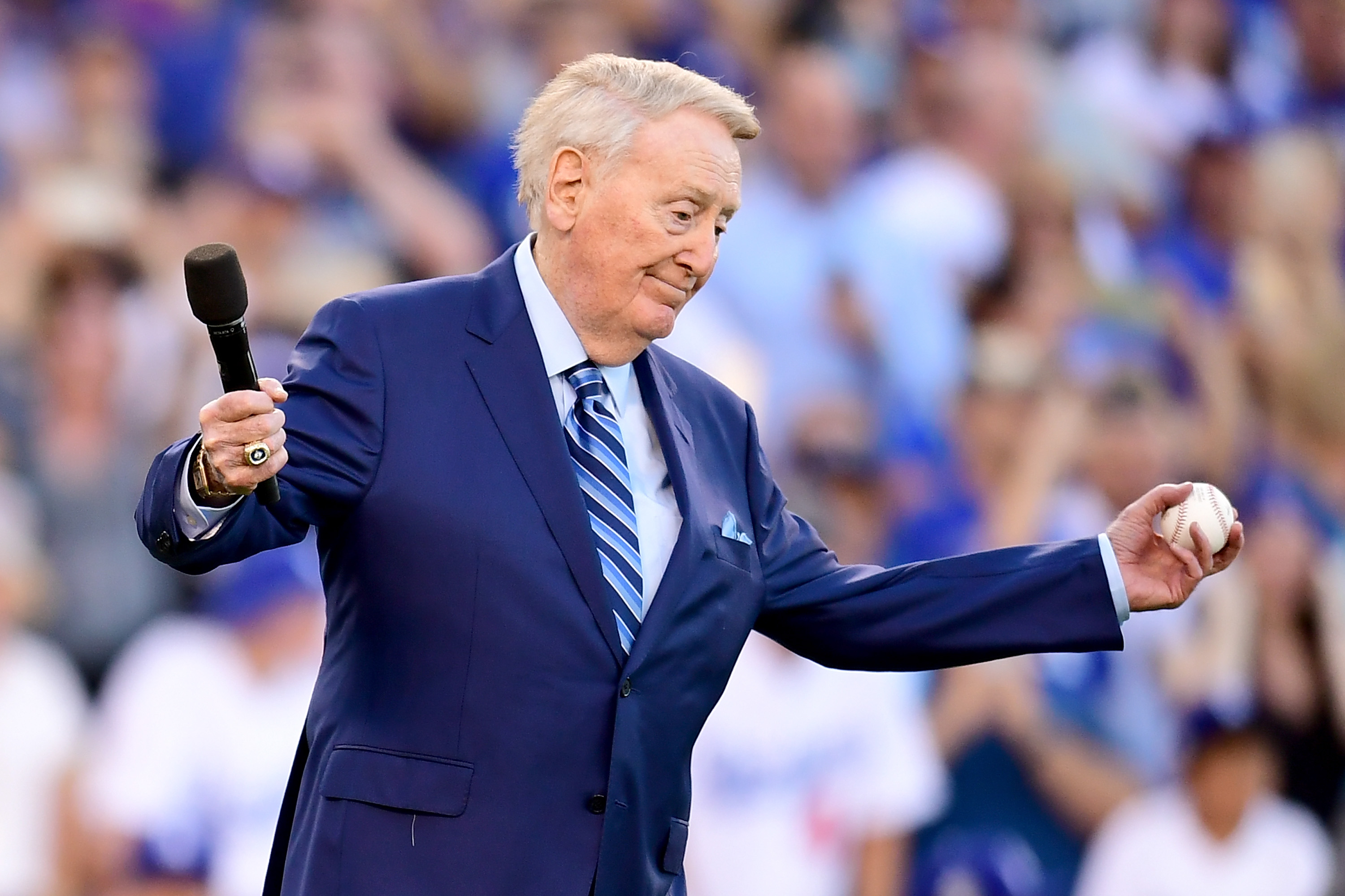 Vin Scully, voz de Los Angeles Dodgers por seis décadas, muere a los 94 ...