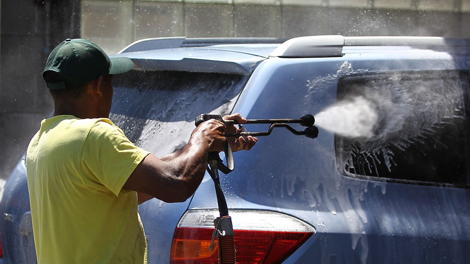 Hay ayuda disponible para trabajadores del lavado autos afectados por ...
