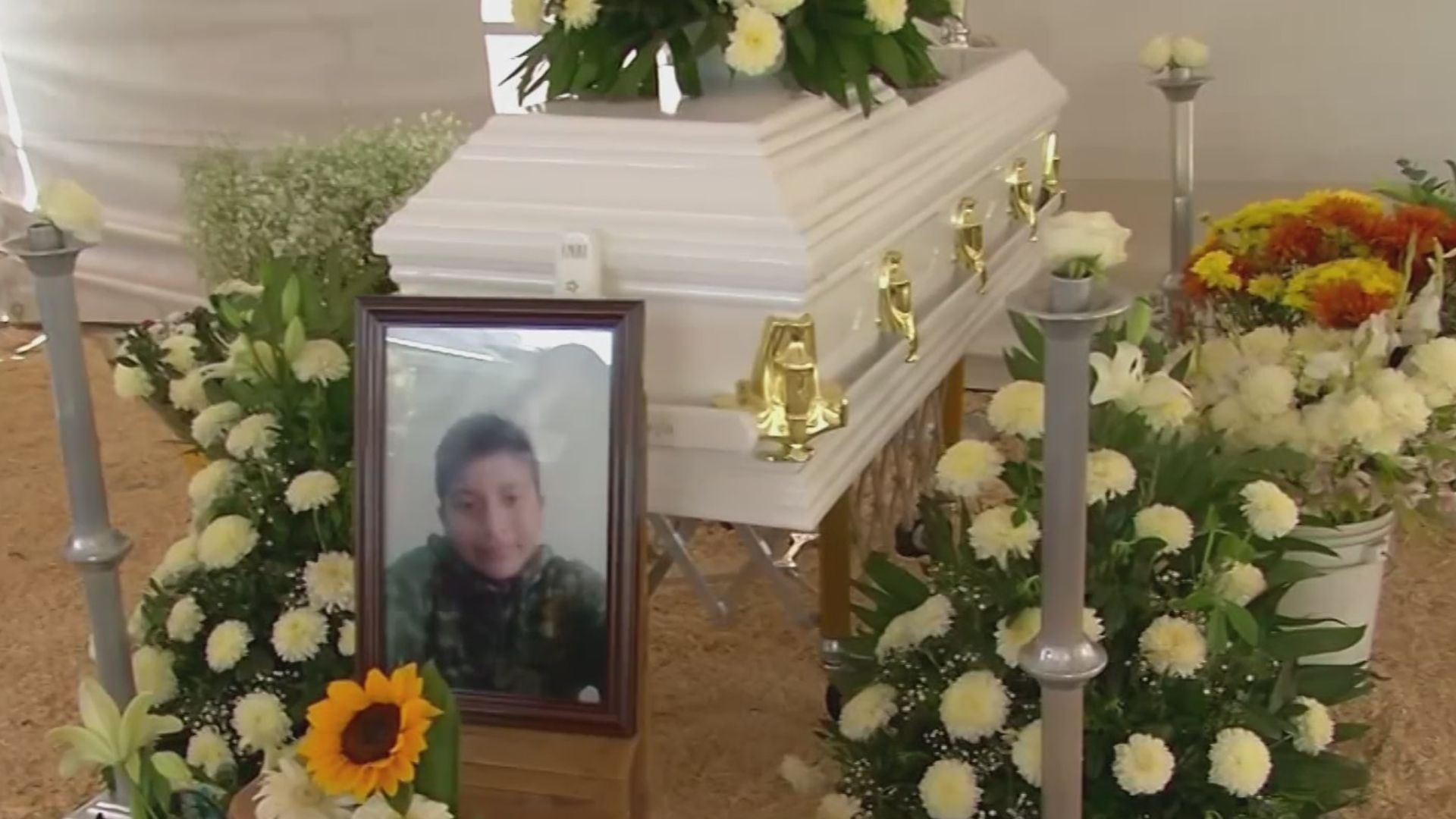 Sepultan a Adriel, el niño de 11 años que murió tras una golpiza de sus compañeros en México ...