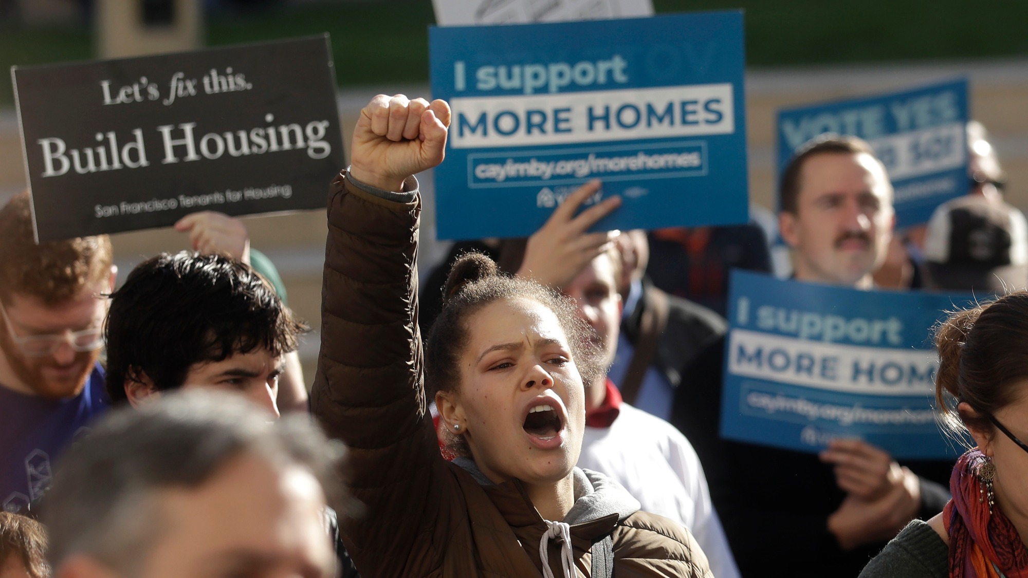 SB 50, la polémica propuesta para construir más vivienda asequible en ...