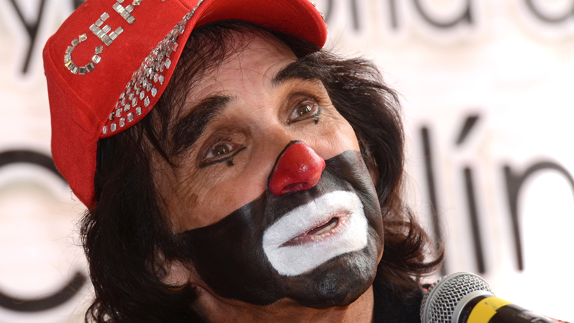 Cepillín llora en homenaje y confiesa que hubo un momento en el que ...