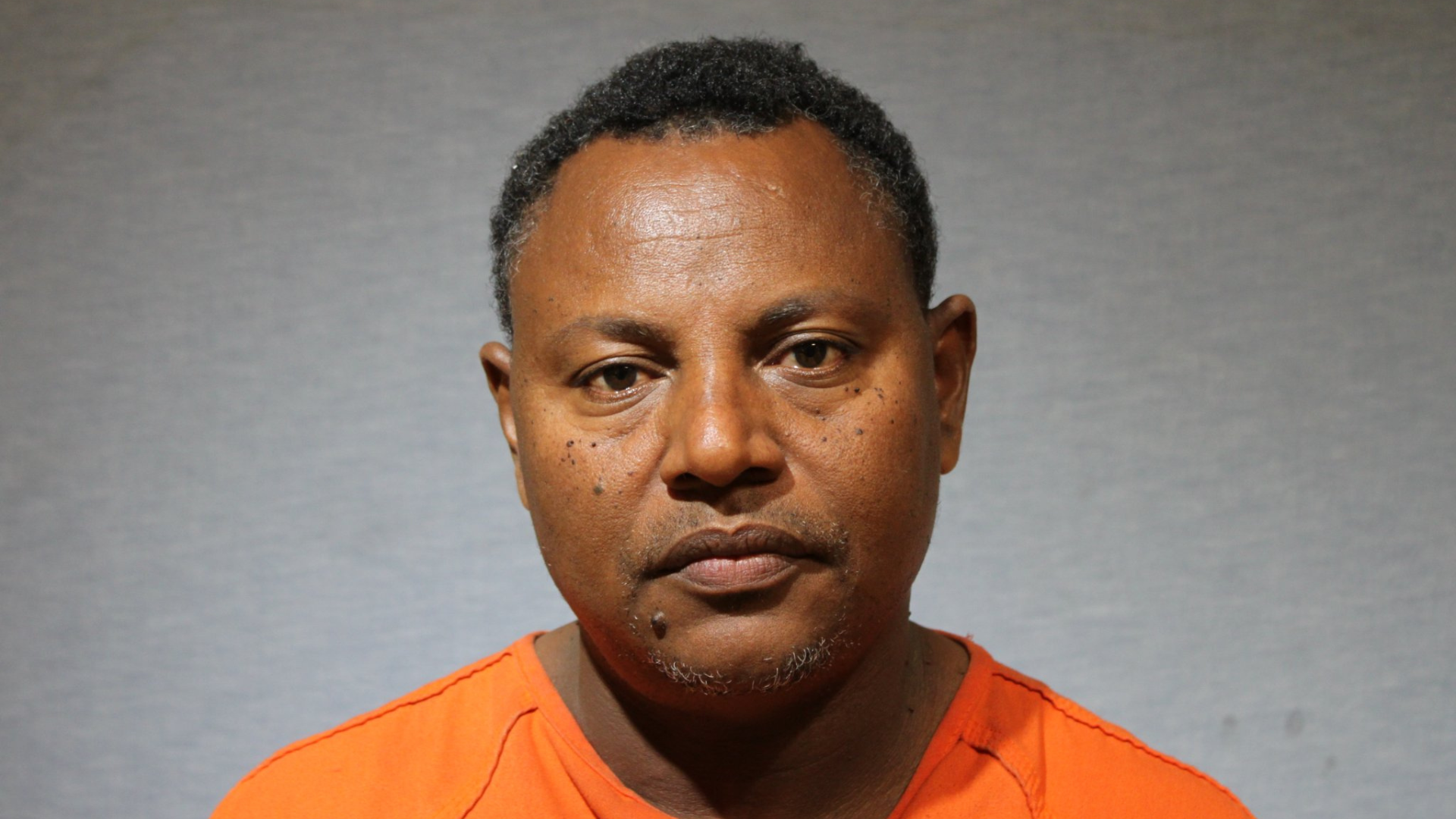 Samson Assefa Lemma fue arrestado por estar acusado de agresión sexual agravada a una mujer con ...