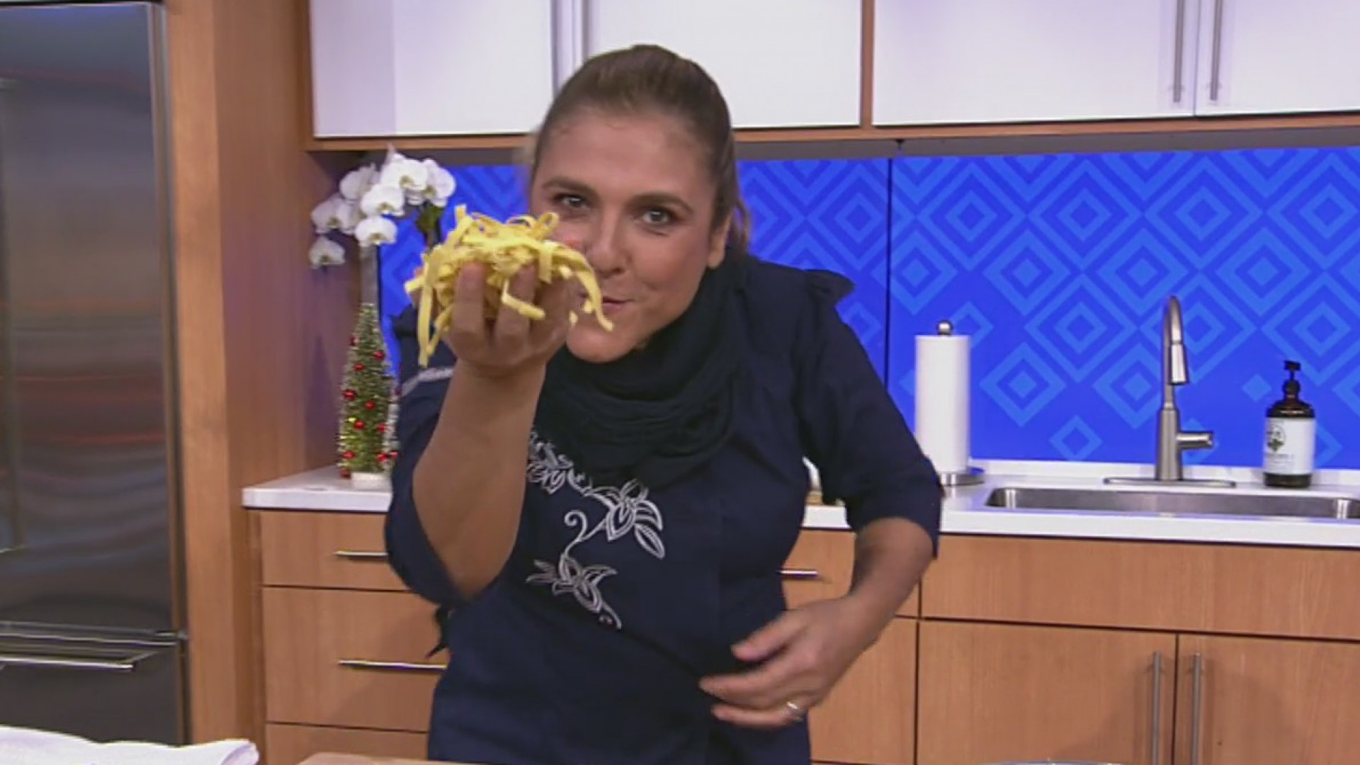 Aprende a preparar el espagueti desde cero con la técnica de la chef ...