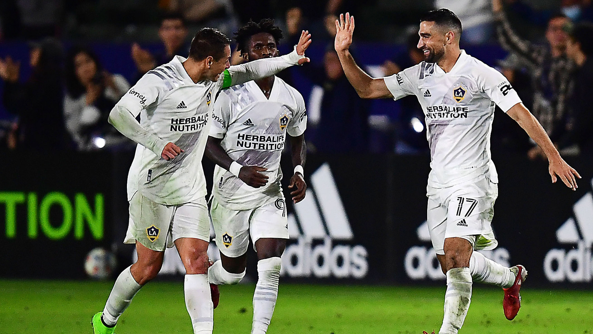 Con 'Chicharito' como estandarte, LA Galaxy anuncia su plantel para ...