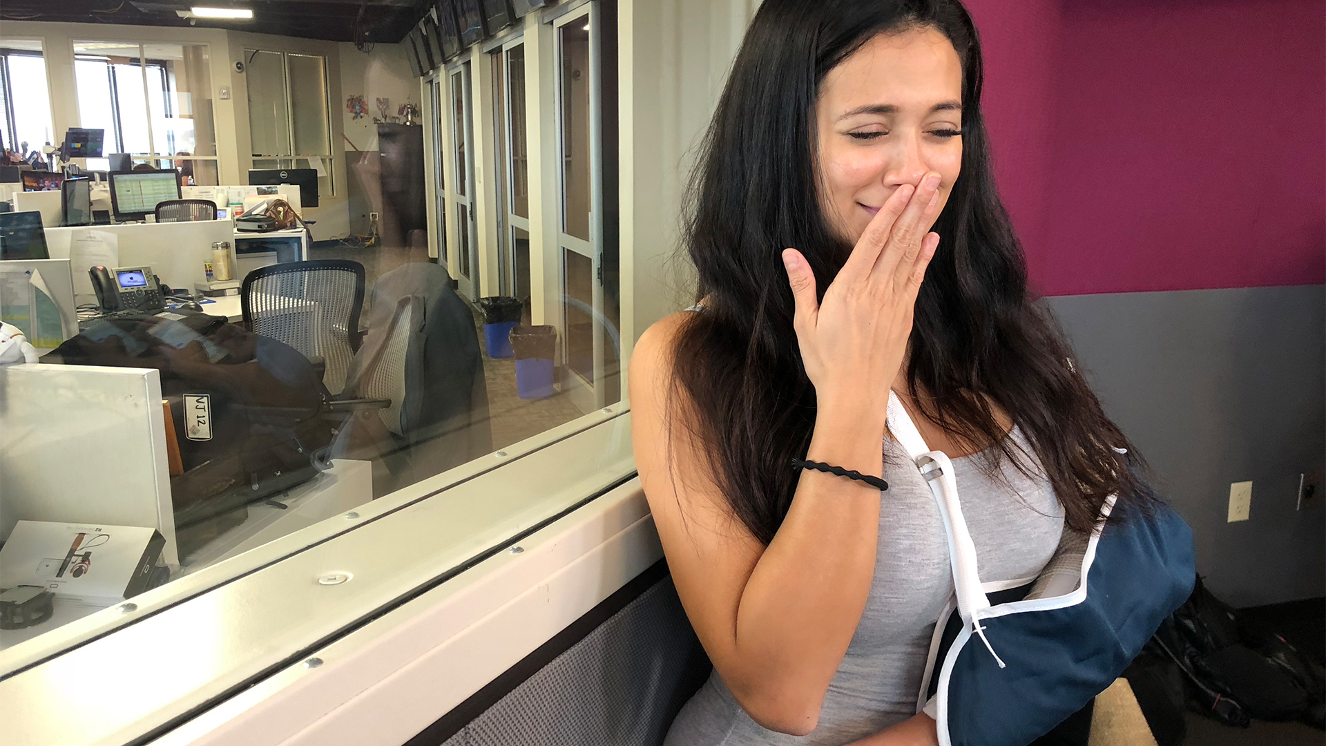 Carla Medrano cuenta la historia de su brazo roto | Video | El Bueno ...