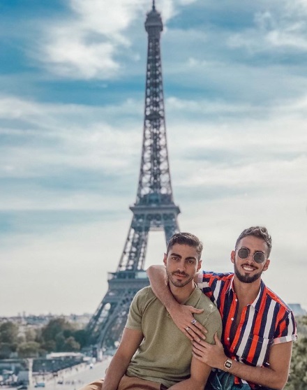 Roberto Carlo presenta a su novio con foto en París: "No tengas miedo ...