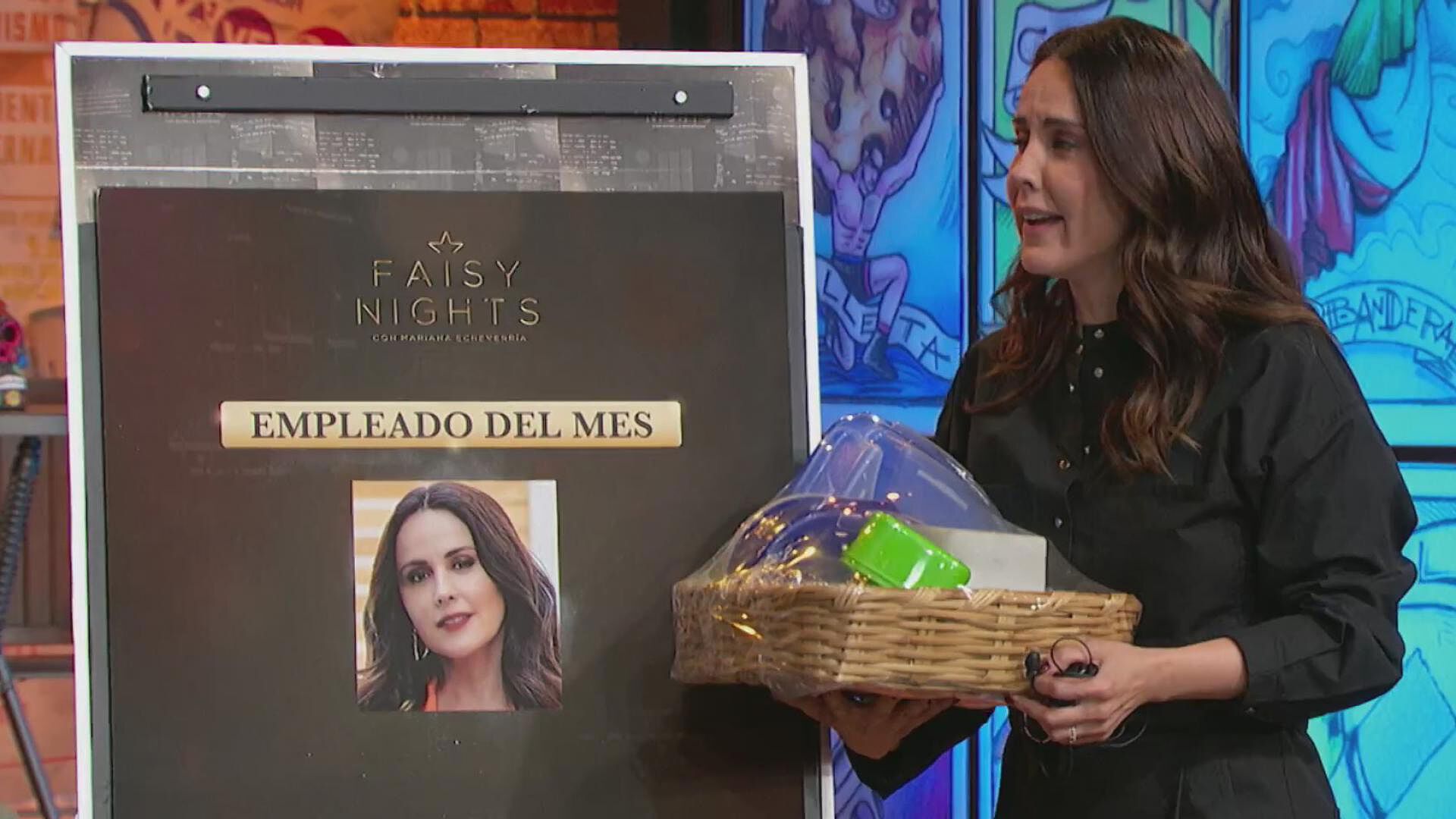 Natalia Esperón se convierte en ‘Godínez’ | Shows Faisy Nights | Unicable