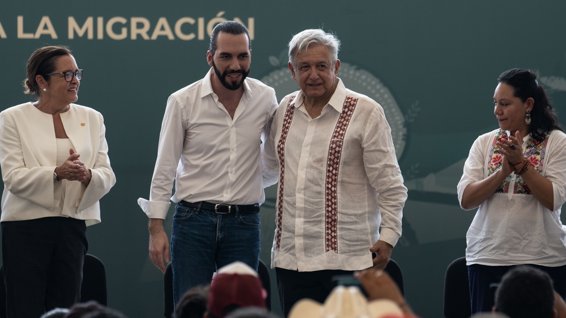 ¿De dónde salen los 30 millones de dólares del acuerdo entre AMLO y ...