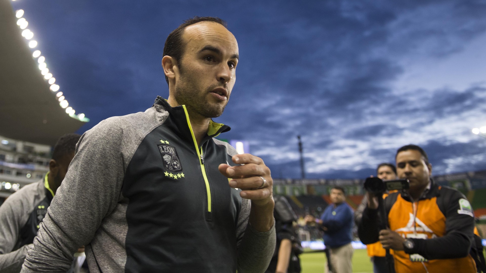 In your face: Donovan reconoció que el aficionado mexicano es más ...