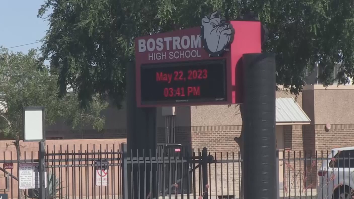 Detienen a estudiante con rifle de asalto en Bostrom High School ...