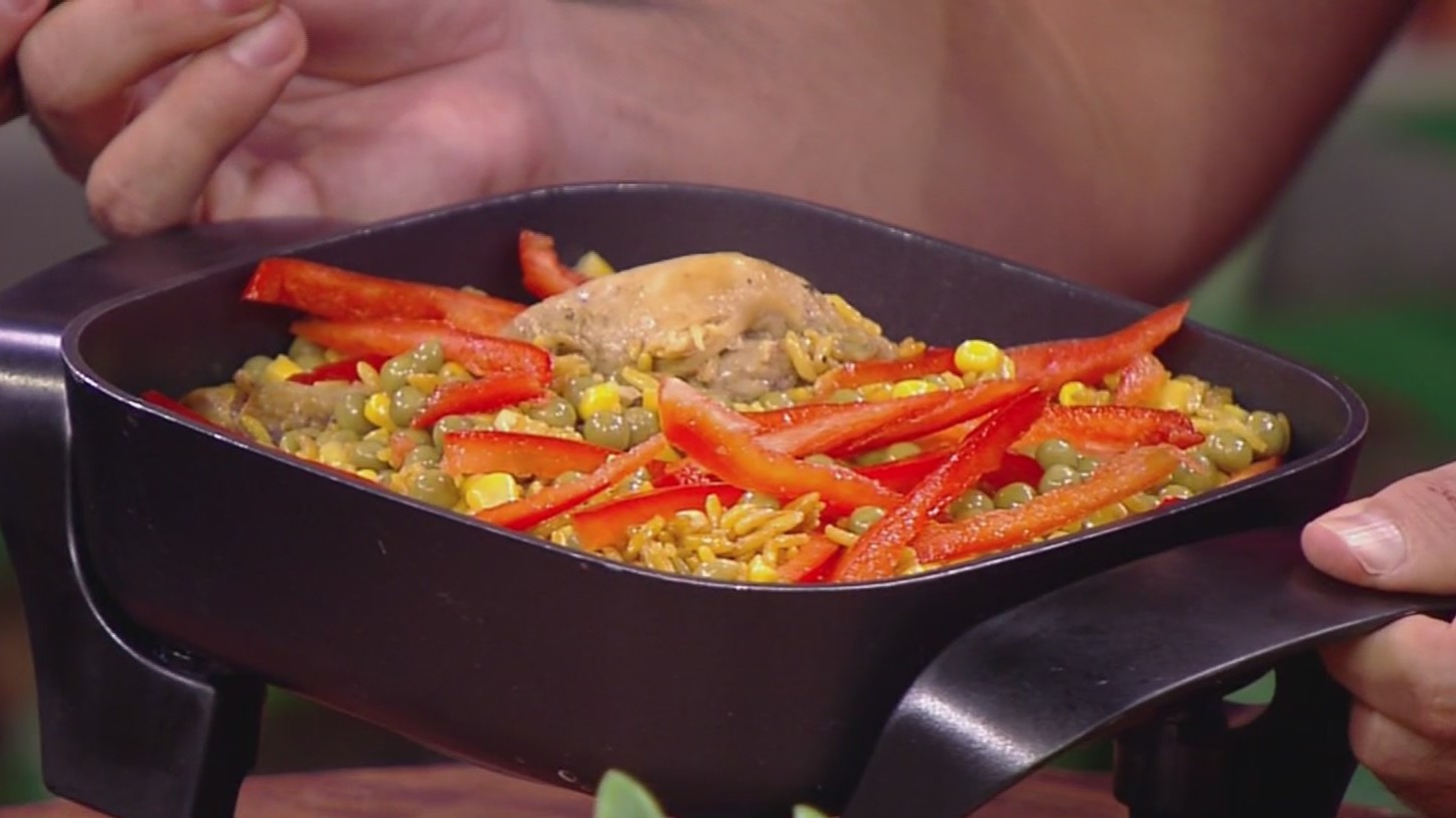 Aprende Cómo Preparar Un Delicioso Arroz Con Pollo Tu Ciudad El News Café Univision