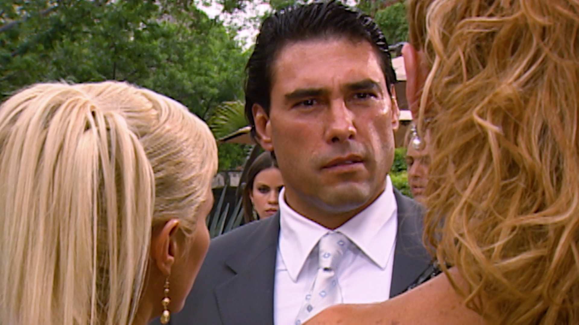 Resumen Capítulo 46: ¡Rodrigo enfrenta a toda su familia! | Shows ...