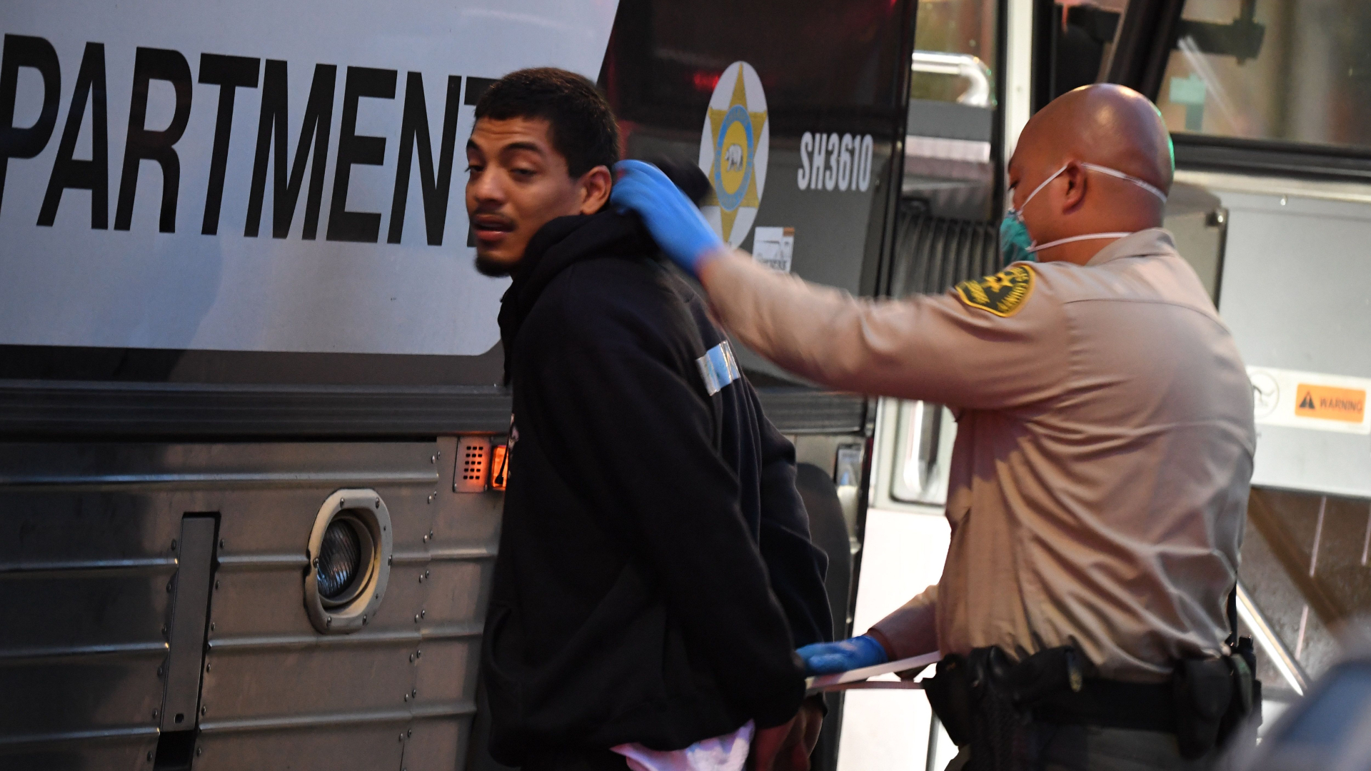 ¿Qué derechos tiene una persona al ser arrestada en EEUU? La pregunta ...