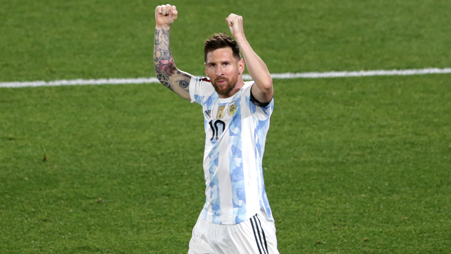 Video: Leo Messi dona playera de Argentina a hospital para niños ...