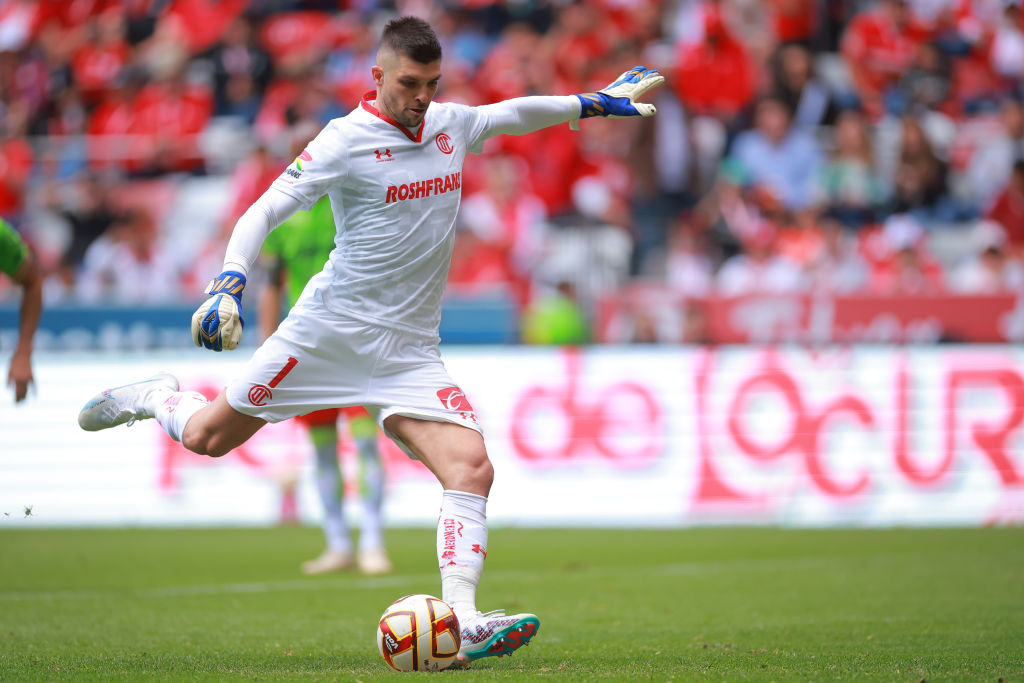 La razón por la que Tiago Volpi cobró penal de Toluca ante el FC Juárez ...