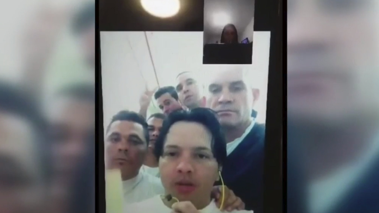 Cuban detainees say ICE forced them to sign deportation form ...