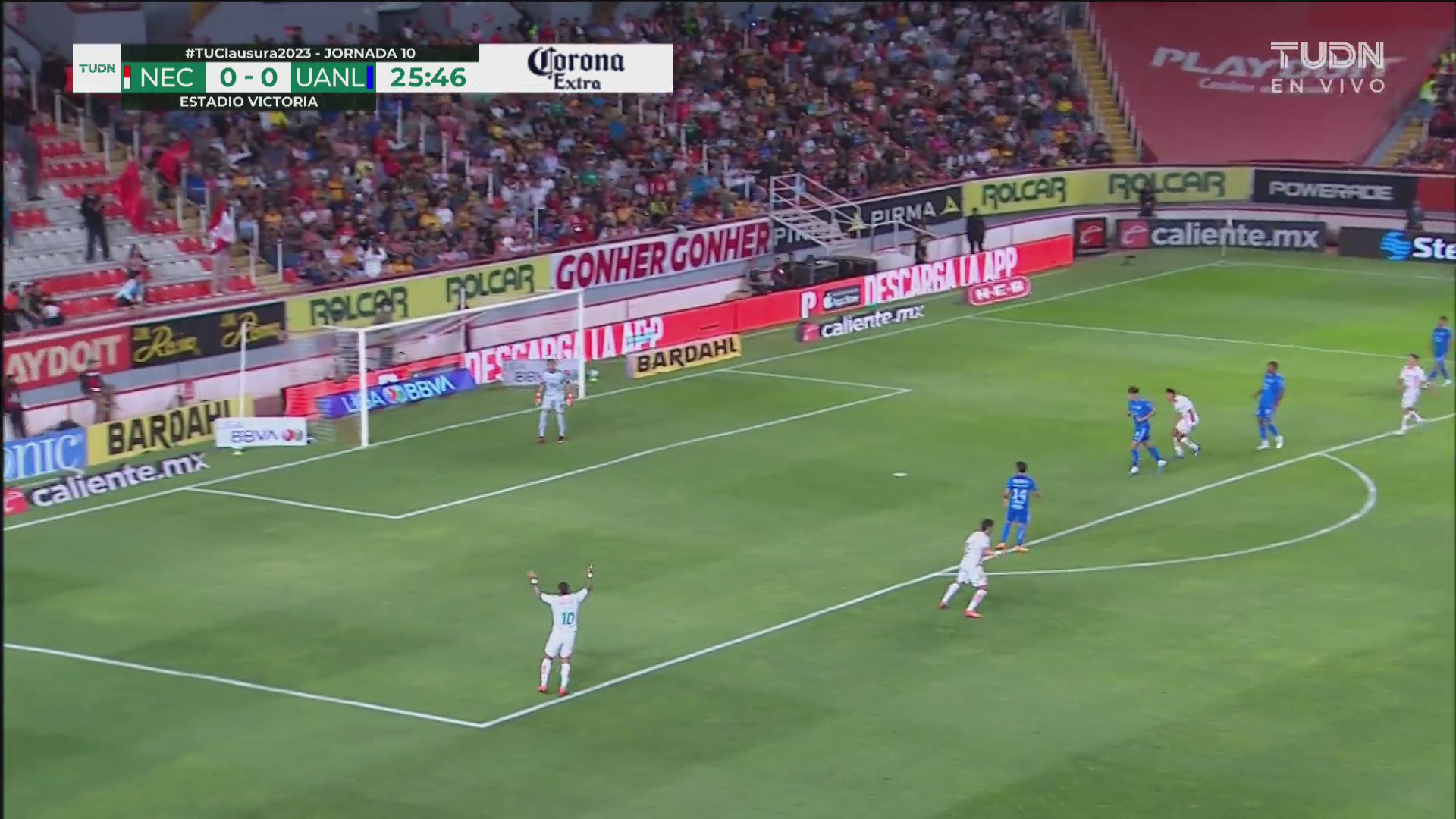 ¡Le falla la puntería! Zapatazo de Madrigal y termina en la tribuna | TUDN Liga MX | TUDN