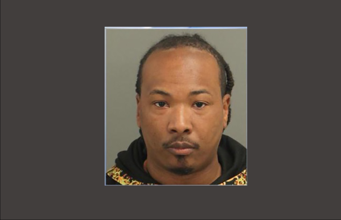 David Dixon, pastor y maestro de Durham es acusado de delitos sexuales ...