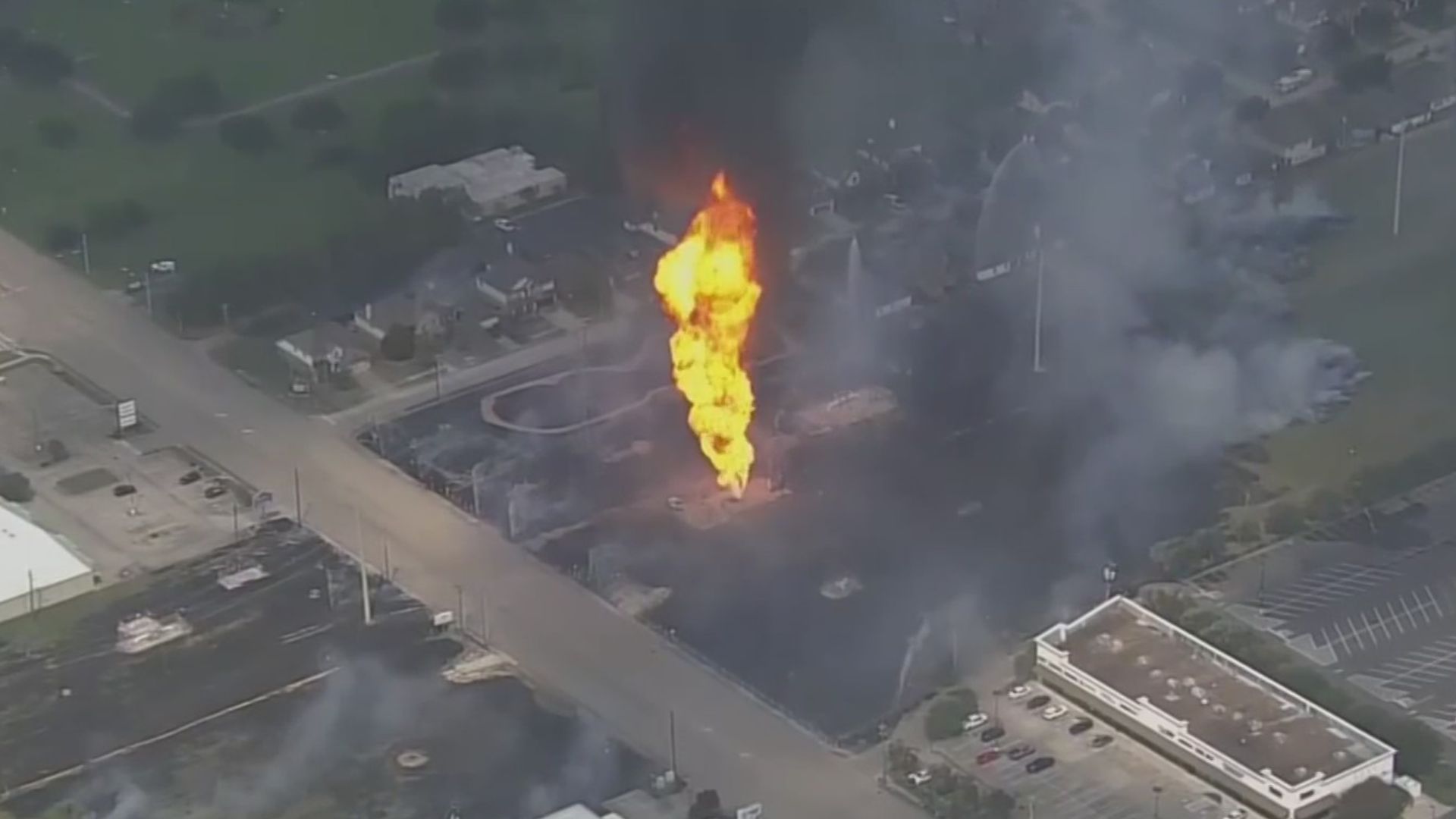 Detalles de la explosión e incendio en una tubería de gas en Texas ...