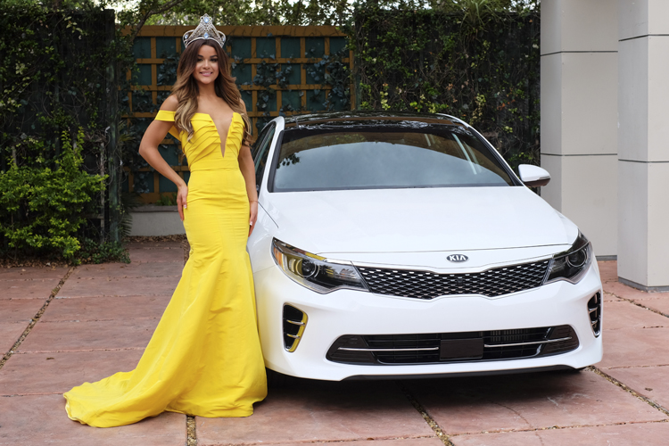 Bella y reluciente, Clarissa disfruta de su nuevo auto | Realities ...