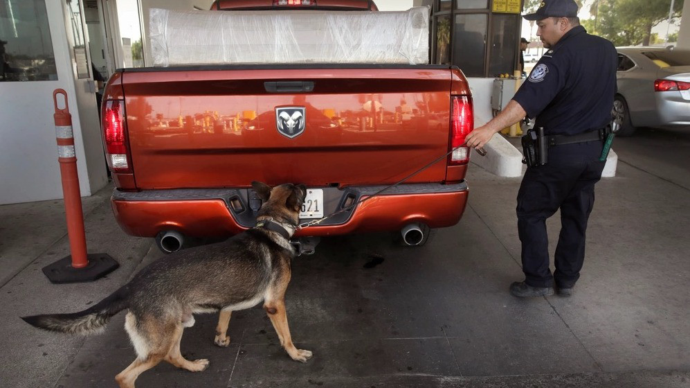 Pasar droga a EEUU sin darse cuenta: el incesante problema de las ...