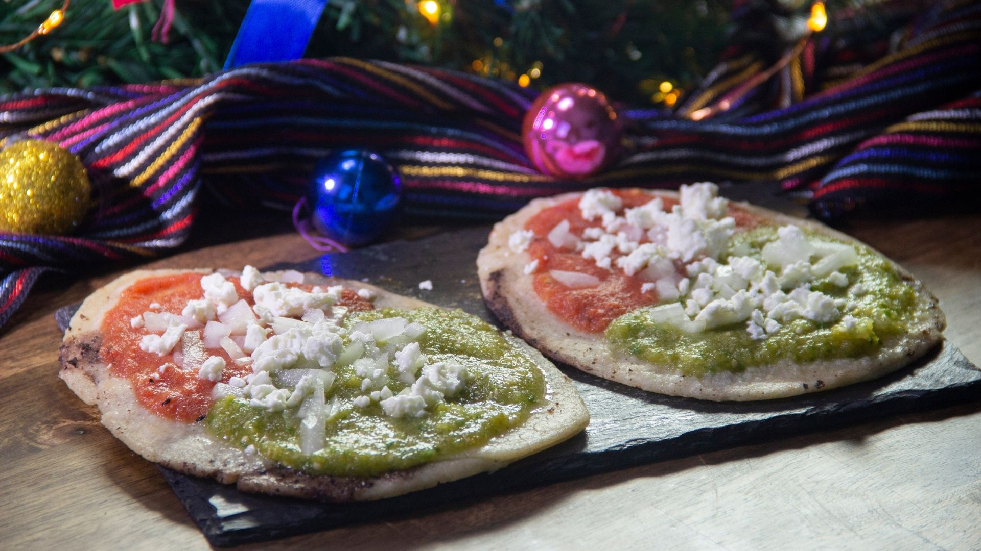 Memelas con salsa | Delicioso | Univision