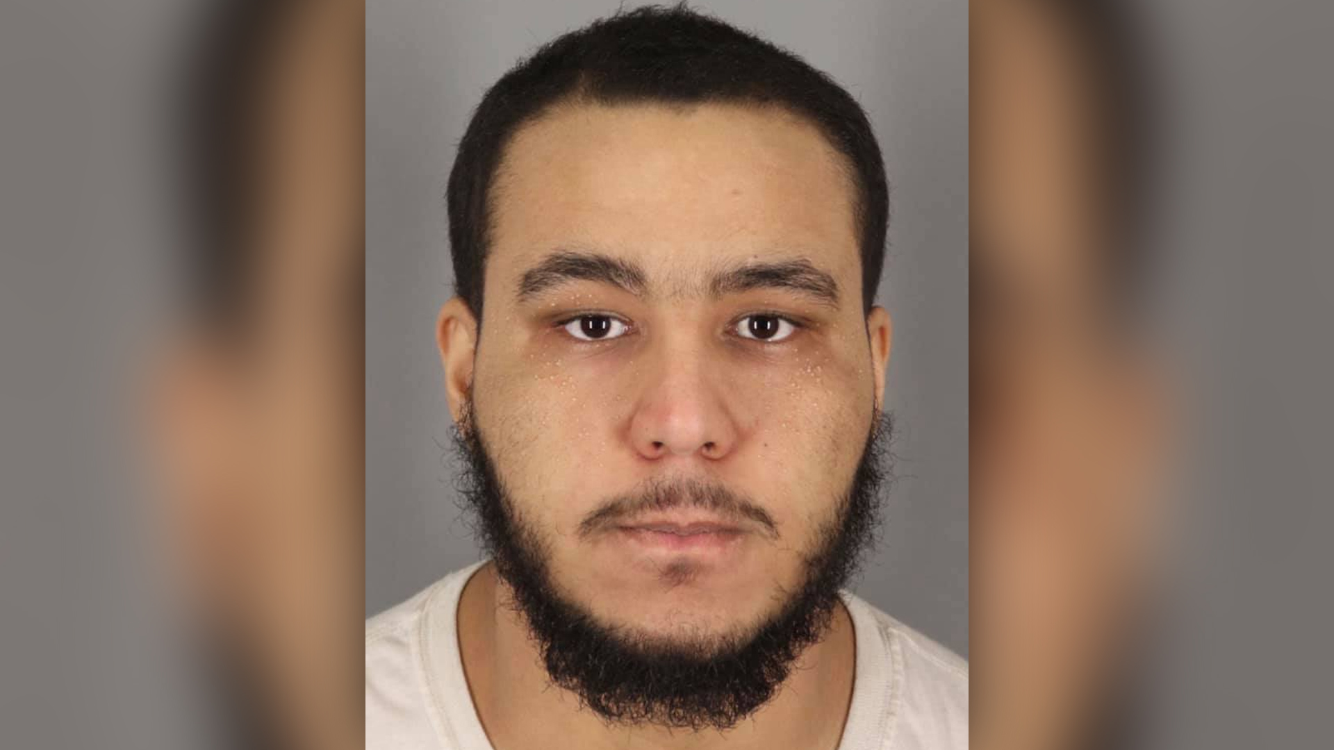 Está preso bajo cargos de matar a tiros a sus cuatro compañeros de ...