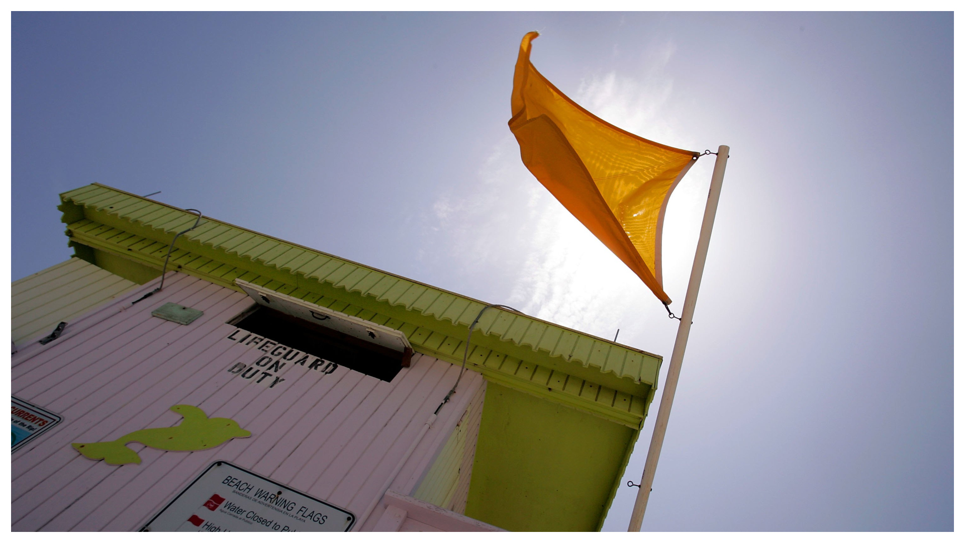 Qué significado tienen las banderas de alerta en las playas de Miami ...