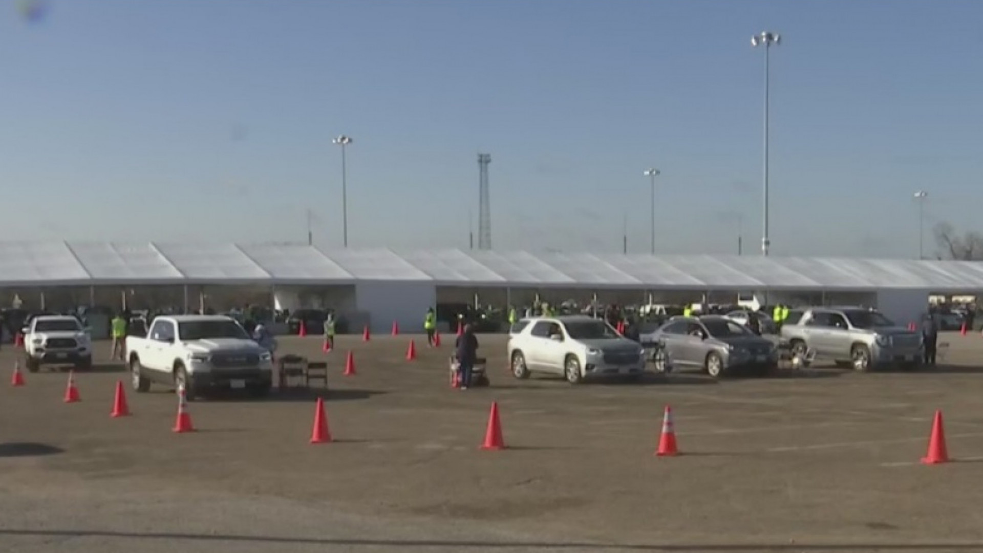 Comienza a operar el centro de vacunacion contra el coronaviurus de ...