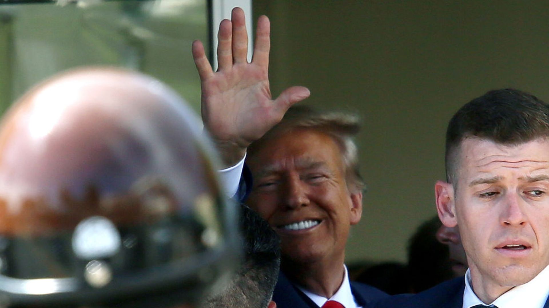 Donald Trump visita el histórico el restaurante ‘Versailles’ tras salir ...