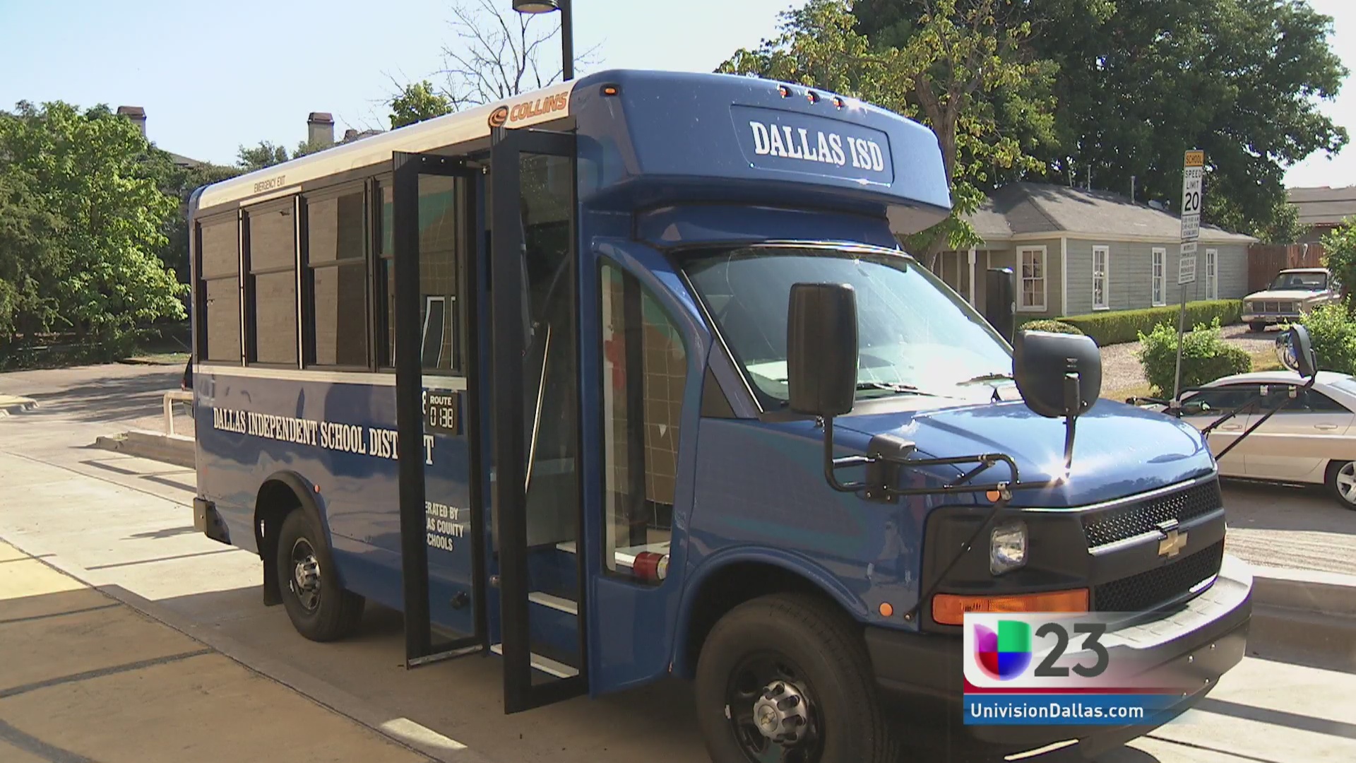 DISD estrena autobuses escolares | Video | Univision 23 Dallas Ft ...