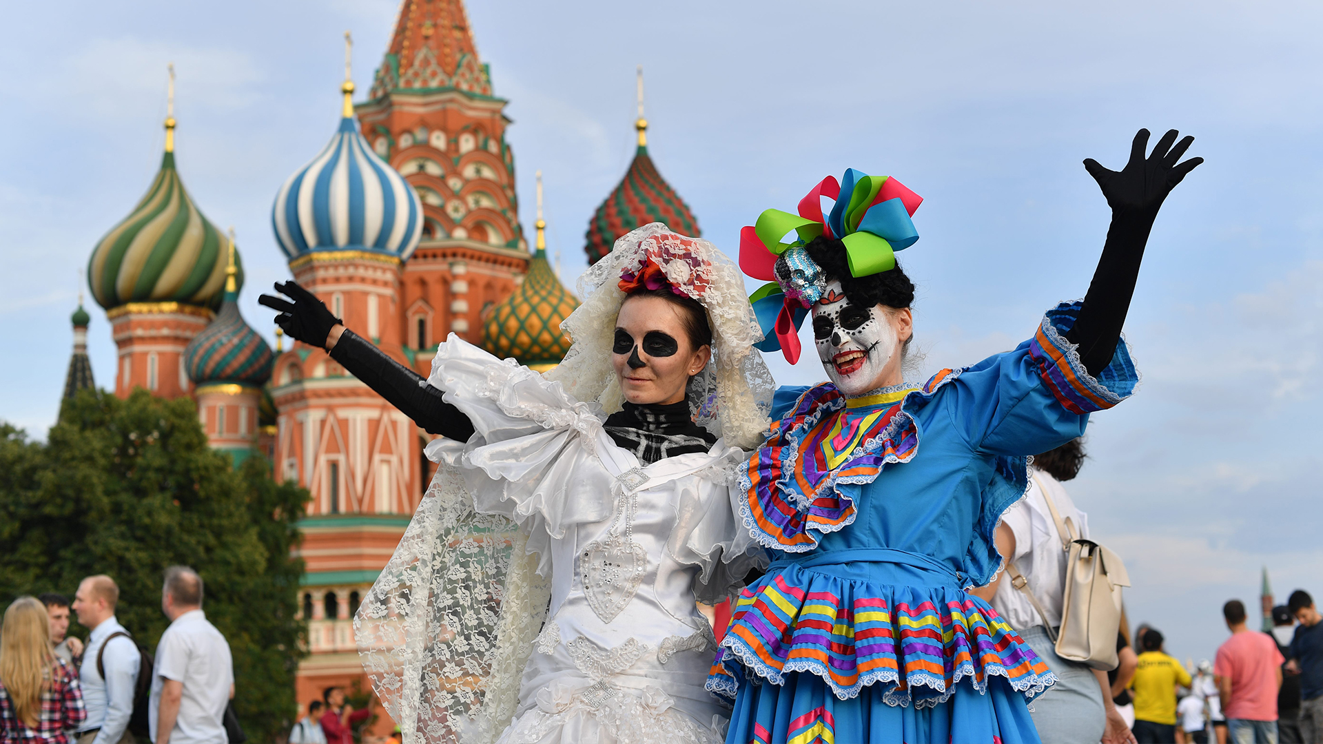 'Día de los Muertos' y música de banda: ¿de verdad está Tony Dandrades ...