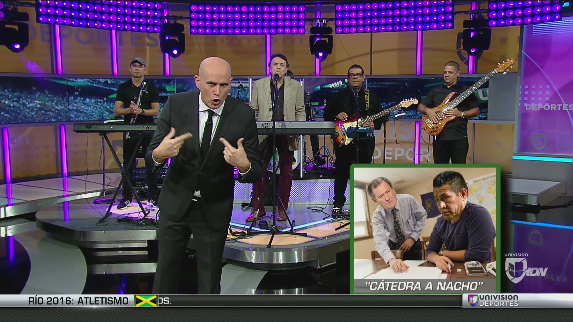 Enrique 'Ojitos' Meza le dió catedra a Ignacio Ambríz en la Fecha 5 del ...