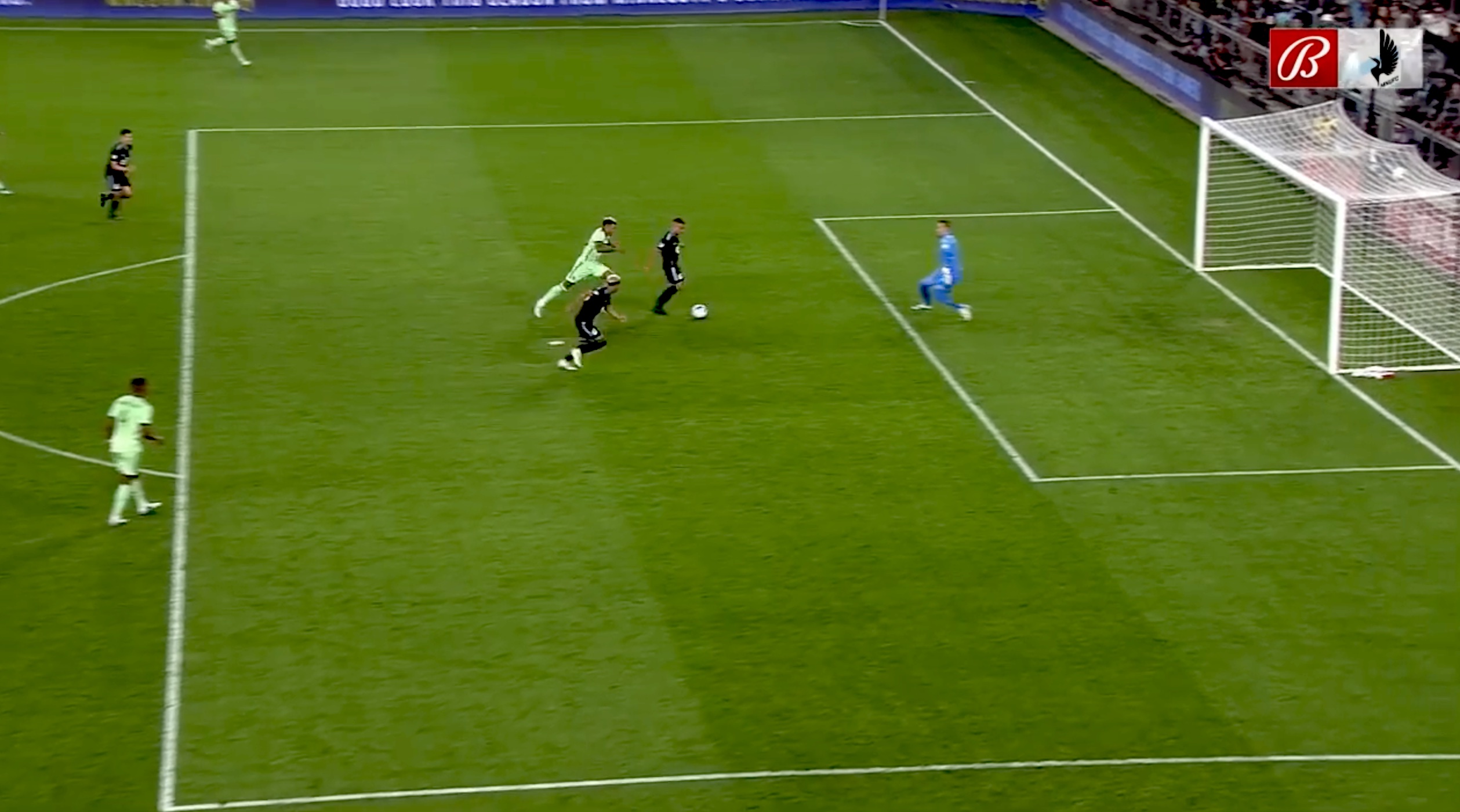 Franco Fragapane roba el balón, define de ‘globito’ y los ‘Loons ...