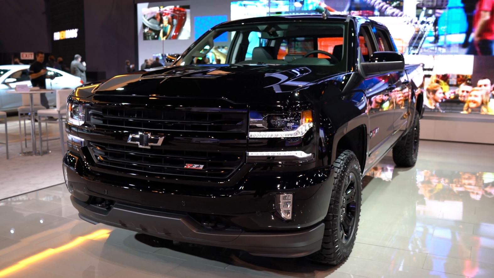 Chicago 2016: Chevrolet Silverado 2016 Black Edition | A Bordo | Univision