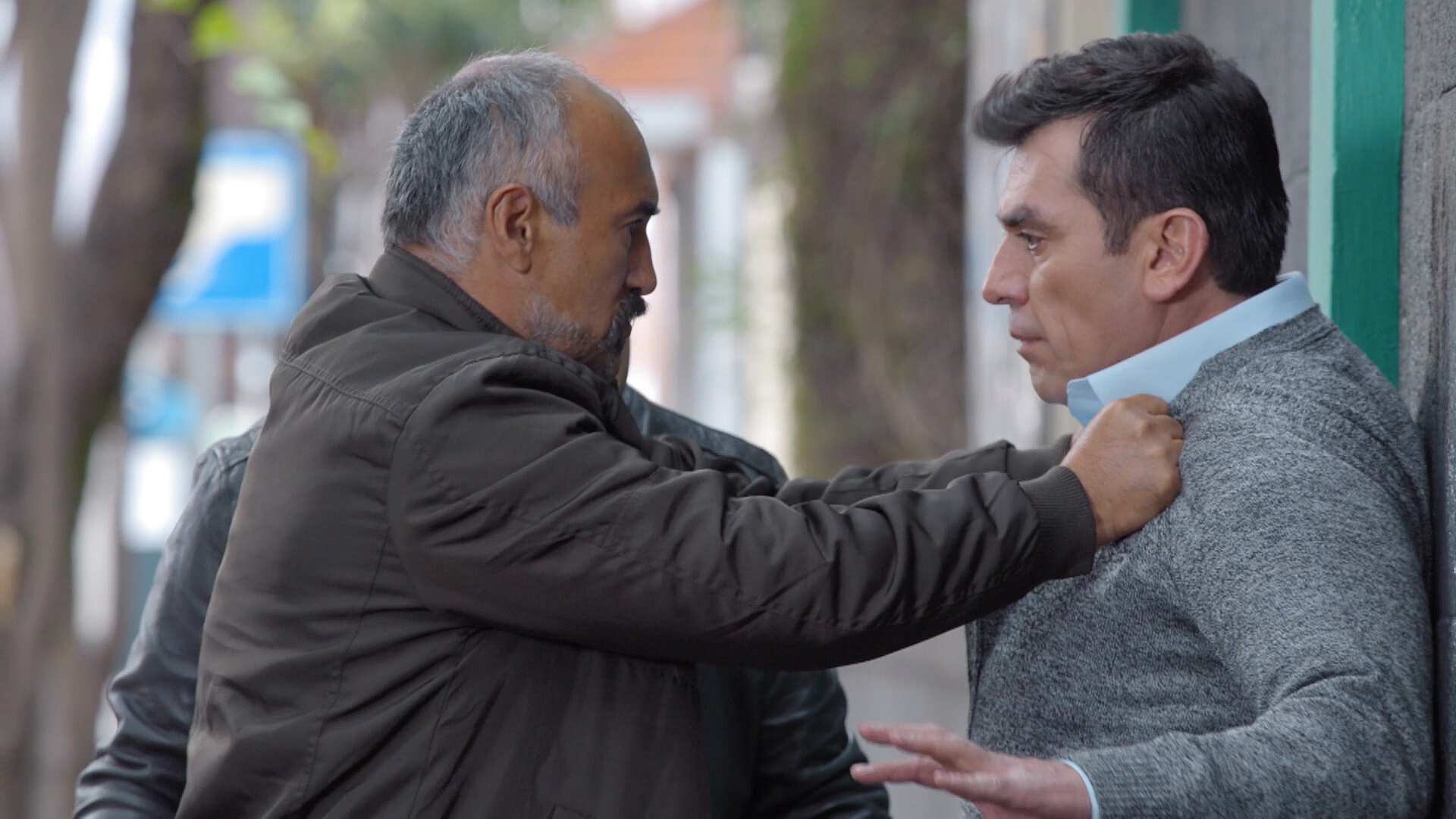 Vicente se enfrenta a los hombres de Don Octavio | Shows S.O.S Me Estoy ...