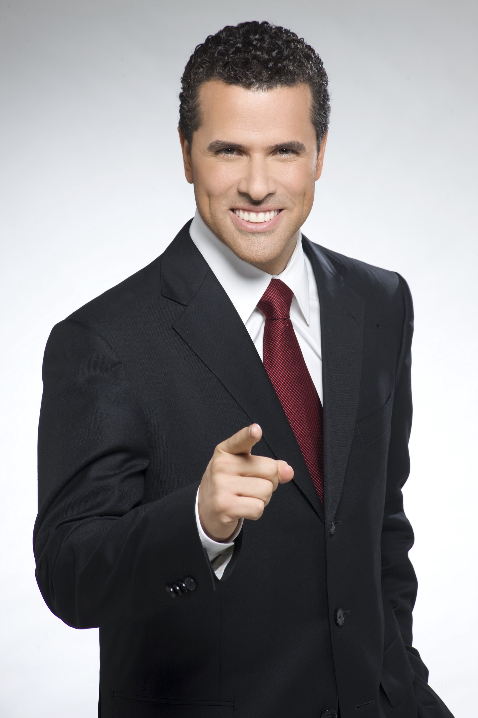 Marco Antonio Regil | Las Estrellas Home CEA | Las Estrellas