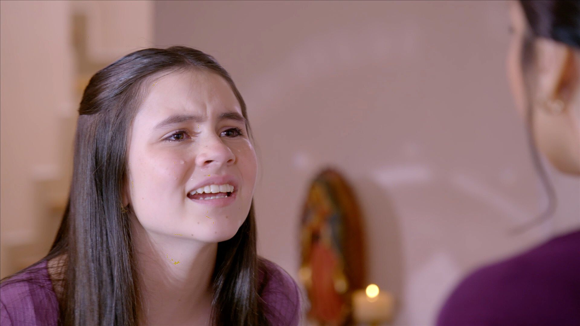 La Rosa de Guadalupe: Clara está alterada por saber que es hija de Tania, la prima de su mamá ...