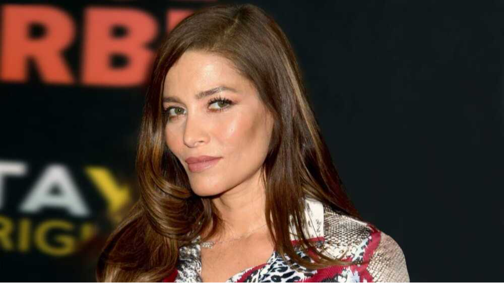 Adriana Fonseca transmite en vivo un supuesto maltrato que sufrió ...