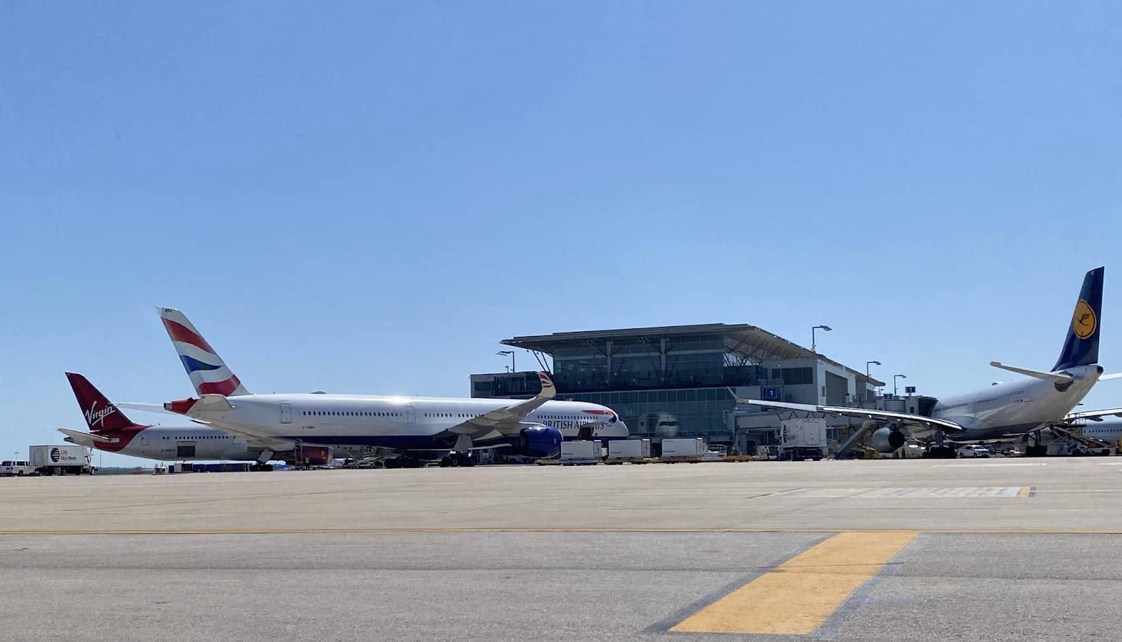 Muere empleado de una aerolínea en Austin-Bergstrom | Univision 62 ...