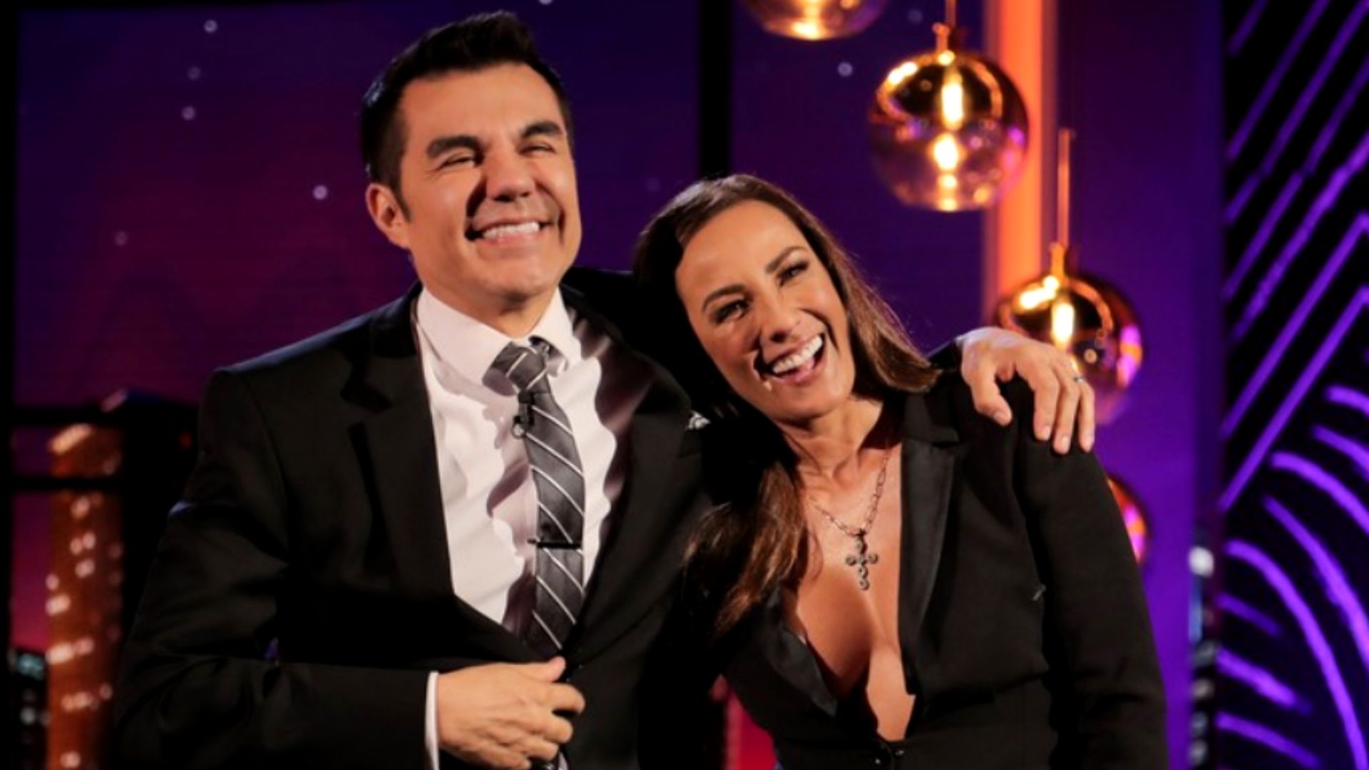 Adrián Uribe y Consuelo Duval ‘reviven’ al Vítor y la Nacaranda | Shows ...